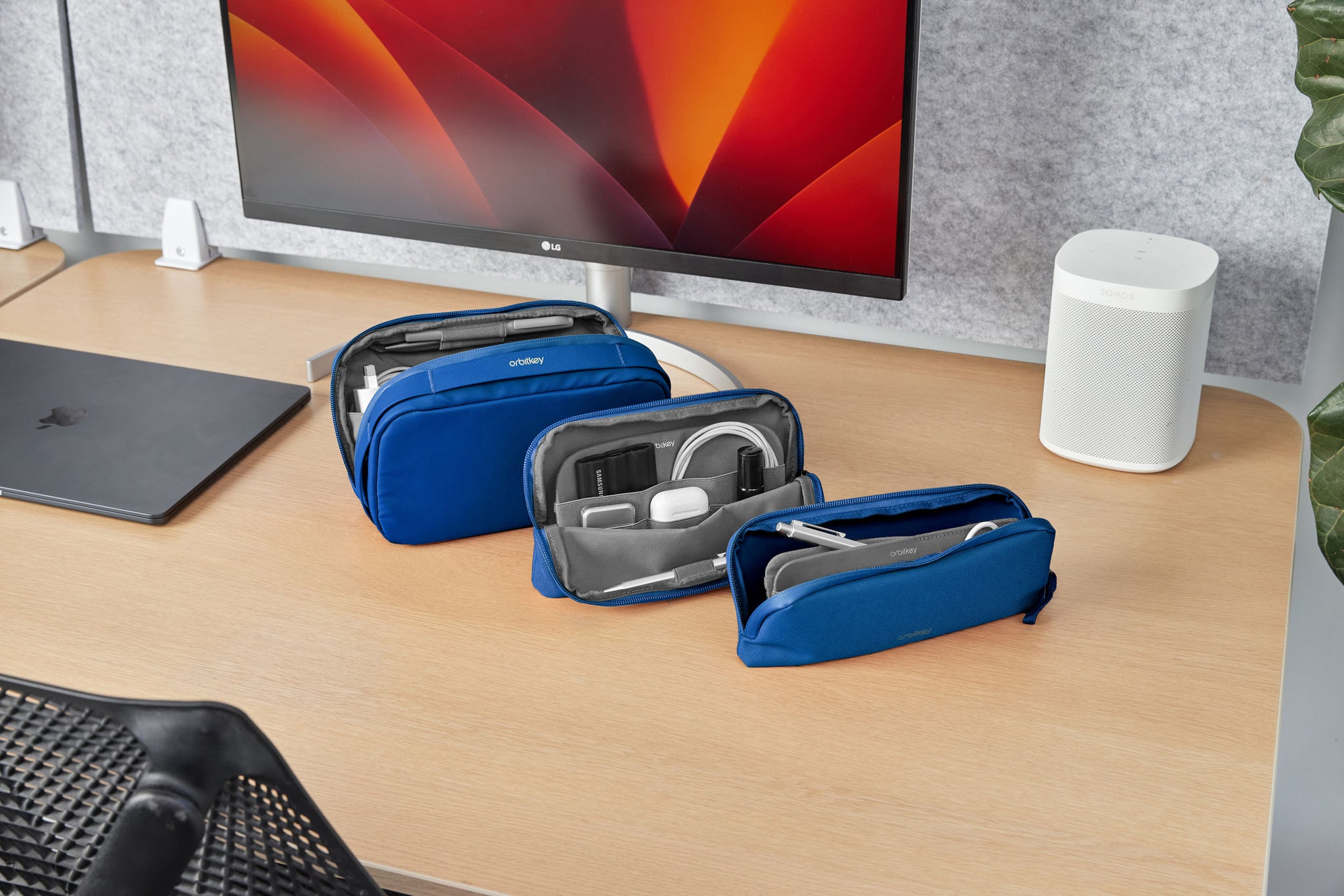 2-in-1 Tech Accessory Pouch – Orbitkey